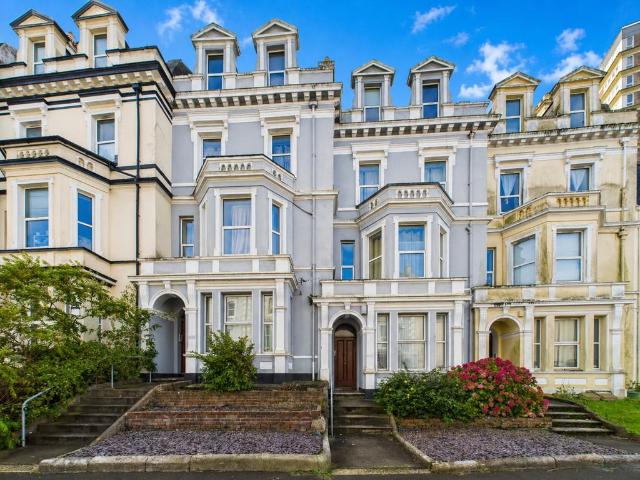 1 bedroom ground flat to rent