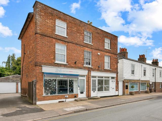 1 bedroom ground flat to rent