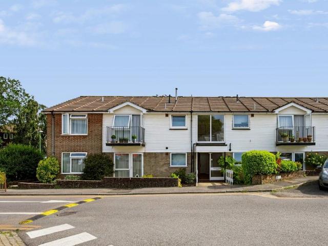 1 bedroom ground flat to rent