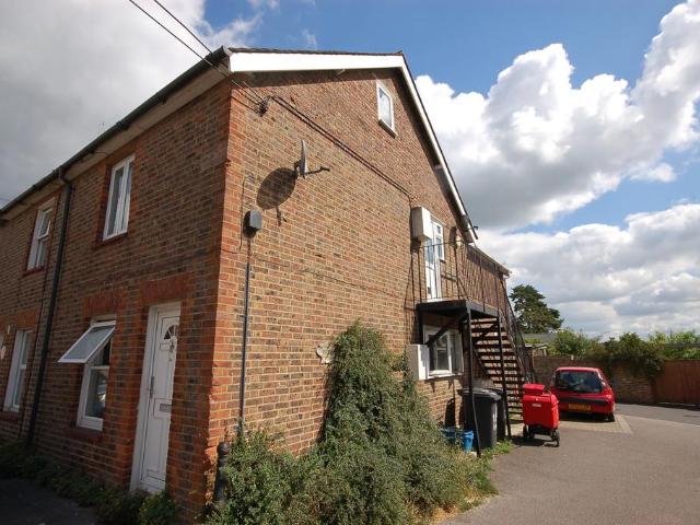 1 bedroom ground flat to rent