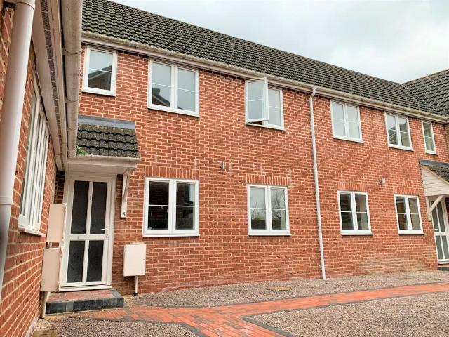 1 bedroom ground flat to rent