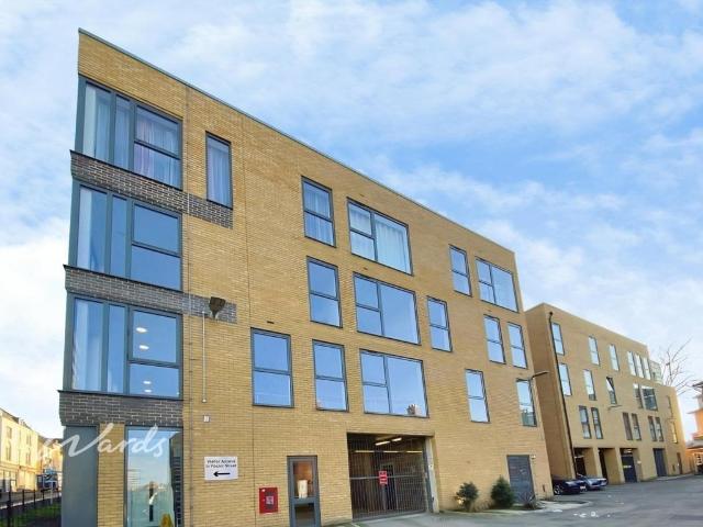 1 bedroom ground flat to rent