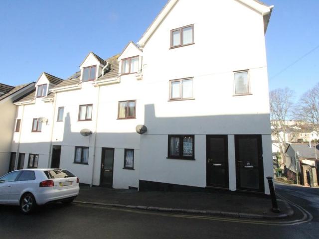 1 bedroom ground flat to rent
