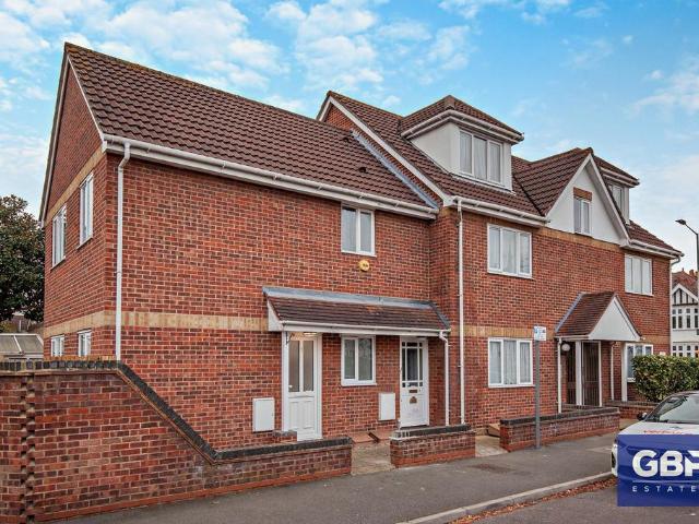1 bedroom ground flat to rent