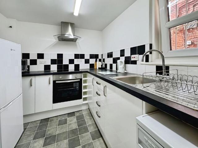 1 bedroom ground flat to rent