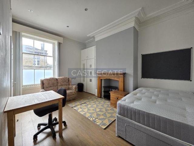 1 bedroom ground flat to rent