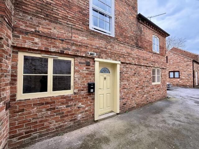 1 bedroom ground flat to rent