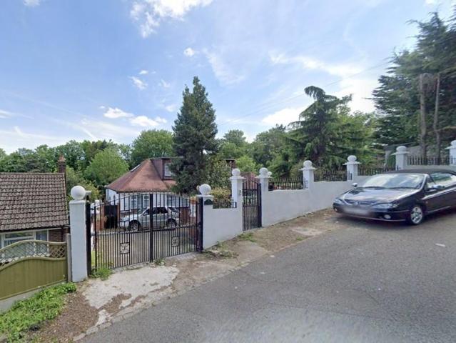 1 bedroom ground flat to rent