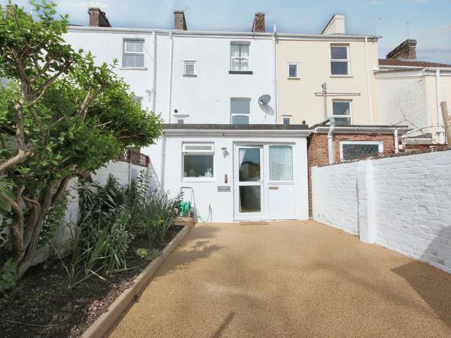 1 bedroom ground flat to rent
