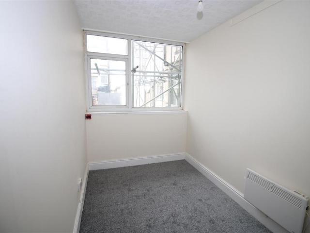 1 bedroom ground flat to rent