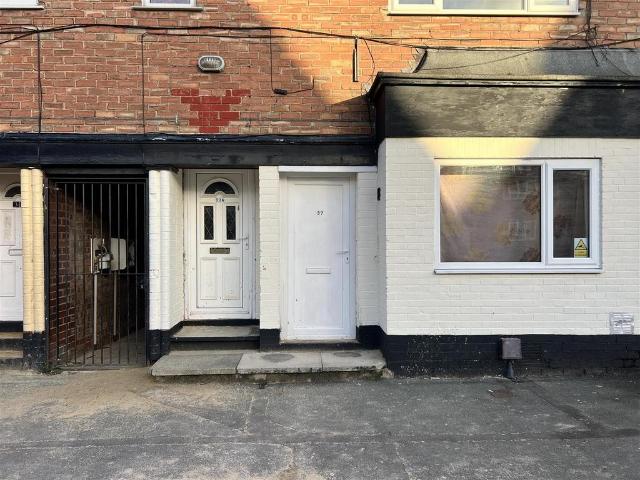 1 bedroom ground flat to rent
