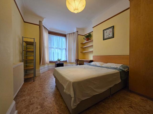 1 bedroom ground flat to rent