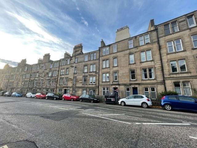 1 bedroom ground flat to rent
