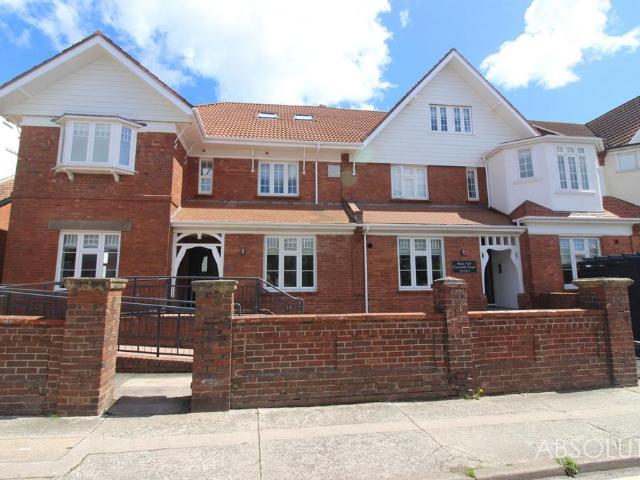 1 bedroom ground flat to rent