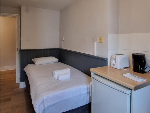 1 bedroom ground flat to rent
