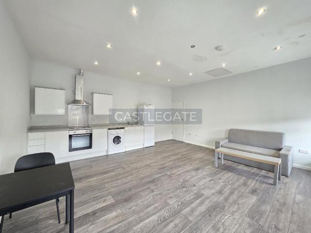 1 bedroom ground flat to rent