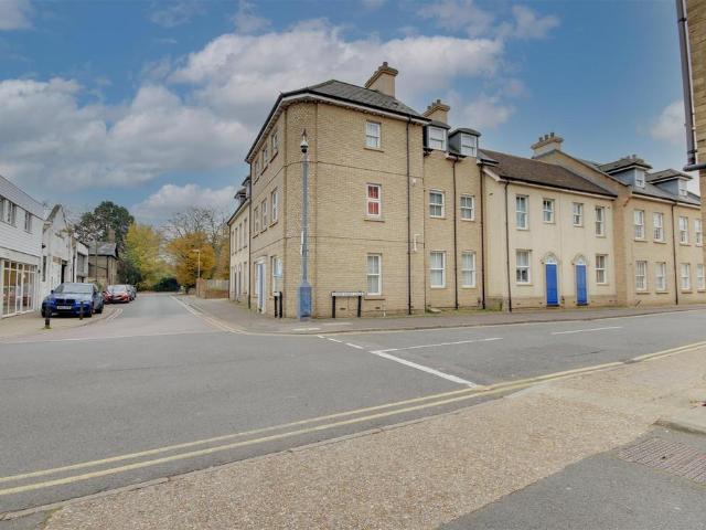 1 bedroom ground flat to rent