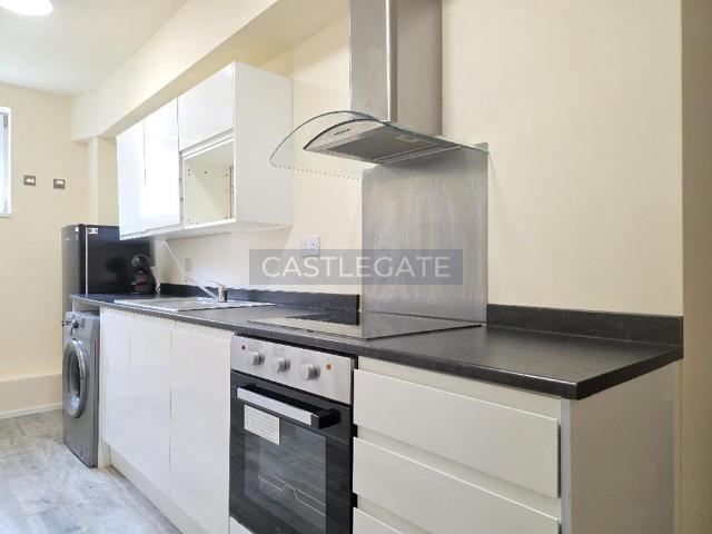 1 bedroom ground flat to rent