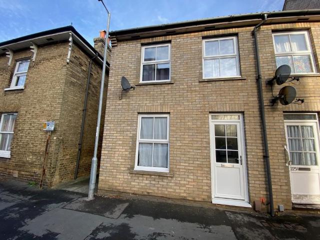 1 bedroom ground flat to rent