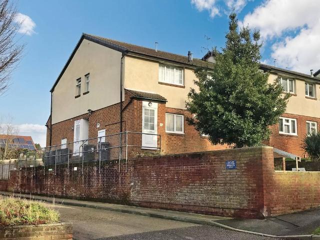 1 bedroom ground flat to rent