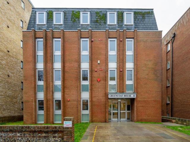 1 bedroom ground flat to rent