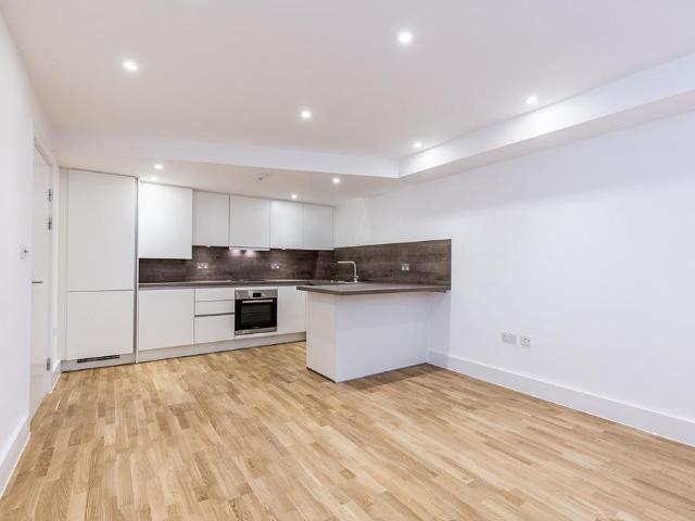 1 bedroom ground flat to rent