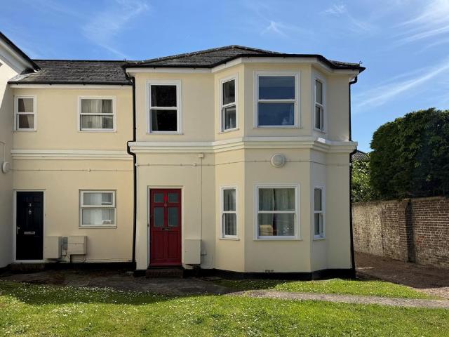 1 bedroom ground flat to rent