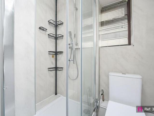 1 bedroom ground floor maisonette for rent in Lynton Road, London, W3