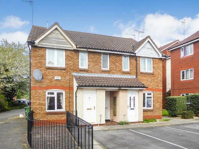 1 bedroom ground floor maisonette for rent in Town Centre RG21