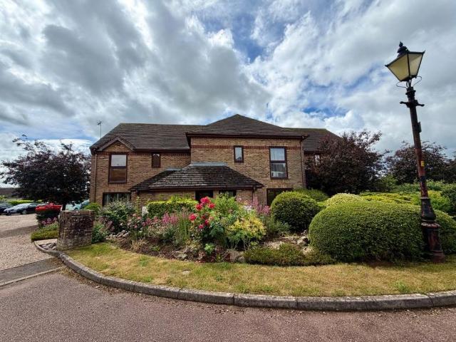 1 bedroom ground floor maisonette to rent