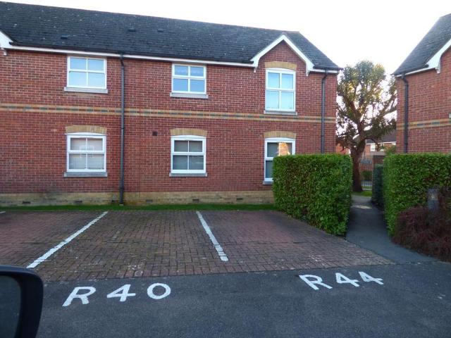 1 bedroom ground floor maisonette to rent
