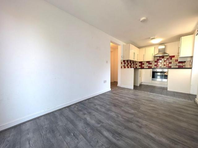 1 bedroom ground floor maisonette to rent