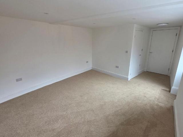 1 bedroom ground floor maisonette to rent