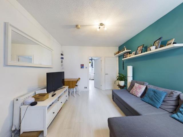 1 bedroom ground floor maisonette to rent
