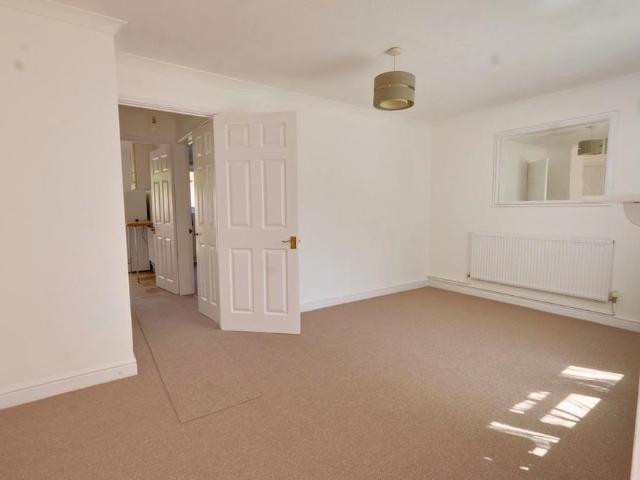 1 bedroom ground floor maisonette to rent