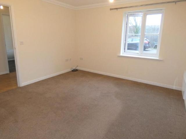 1 bedroom ground floor maisonette to rent