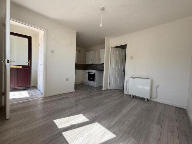 1 bedroom ground floor maisonette to rent