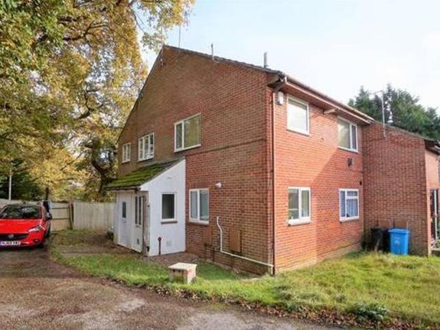 1 bedroom ground floor flat for rent in 121a Viscount Walk Bearwood Bournemouth BH11