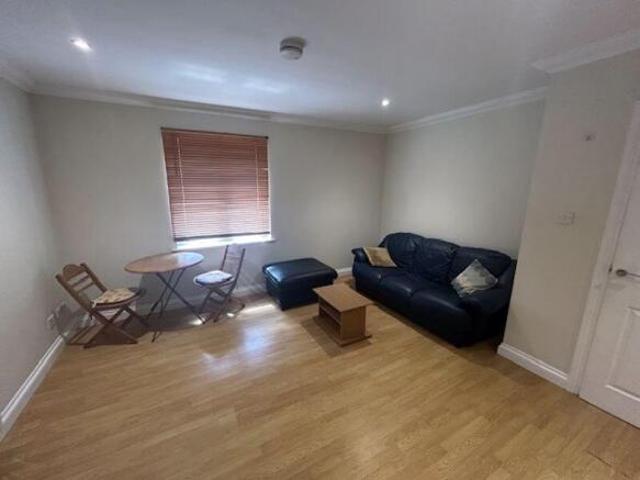 1 bedroom ground floor flat for rent in 1 Bedroom flat to rent, Newport Street, Old Town, SN1