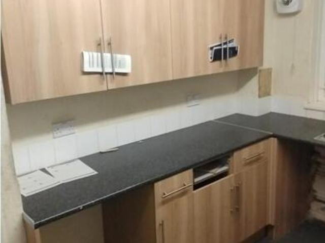 1 bedroom ground floor flat for rent in 85 Valley Road, Shipley, Bradford, BD18