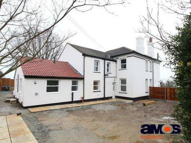 1 bedroom ground floor flat for rent in Castle Lane Hadleigh SS7