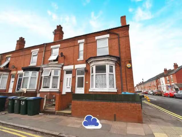 1 bedroom ground floor flat for rent in Clements Street, Upper.