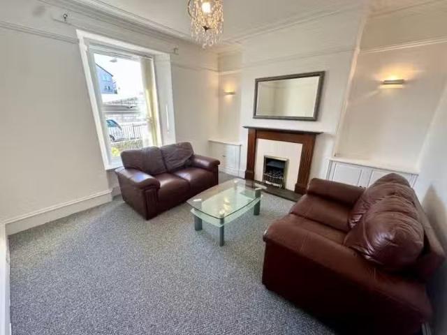 1 bedroom ground floor flat for rent in Clifton Road, Aberdeen.