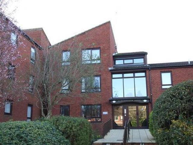 1 bedroom ground floor flat for rent in Allenview Road Wimborne BH21