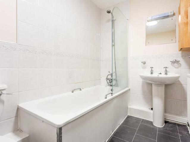 1 bedroom ground floor flat for rent in Allerton Croft, Chapel Allerton, LS7