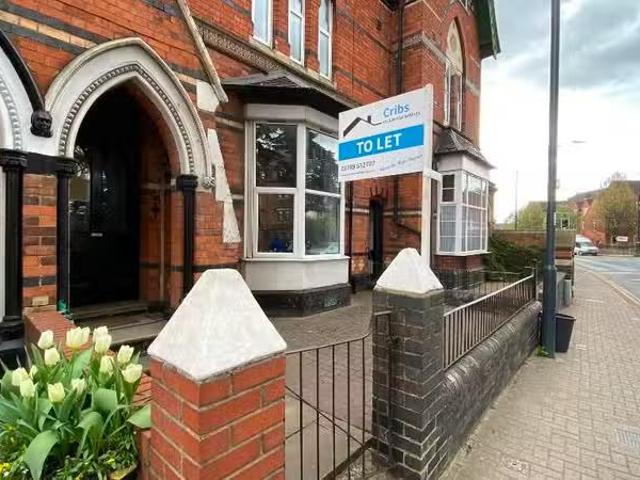 1 bedroom ground floor flat for rent in Arden Street, Stratfor.