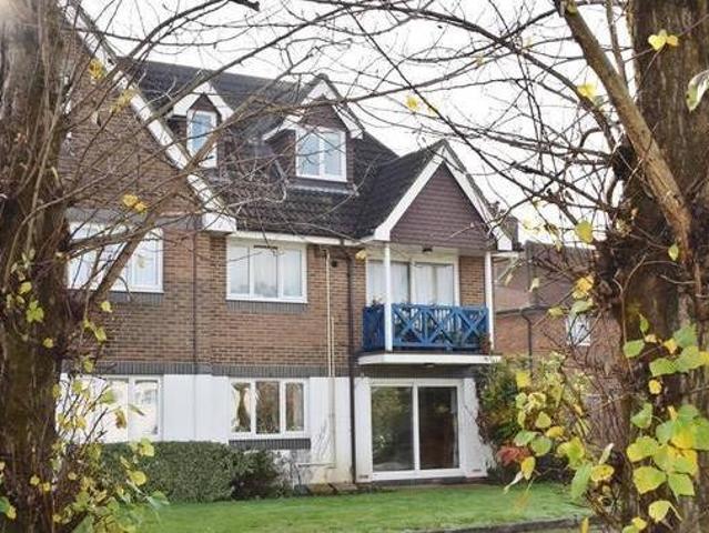 1 bedroom ground floor flat for rent in Ash Street Ash GU12