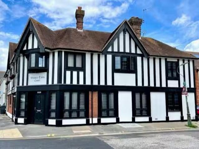 1 bedroom ground floor flat for rent in Ashley Road, Boscombe.