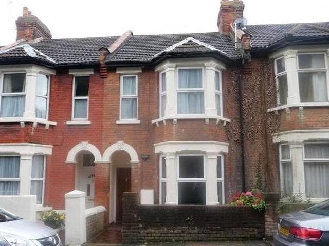 1 bedroom ground floor flat for rent in Boundary Road Chatham ME4