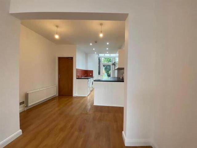 1 bedroom ground floor flat for rent in Barlow Moor Road, Manchester, M21